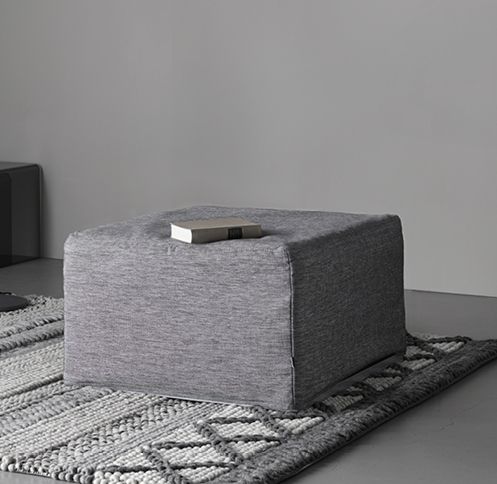 Un Mueble Convertible de Pouf a Cama para Ahorrar Espacio en Casa - Uxban
